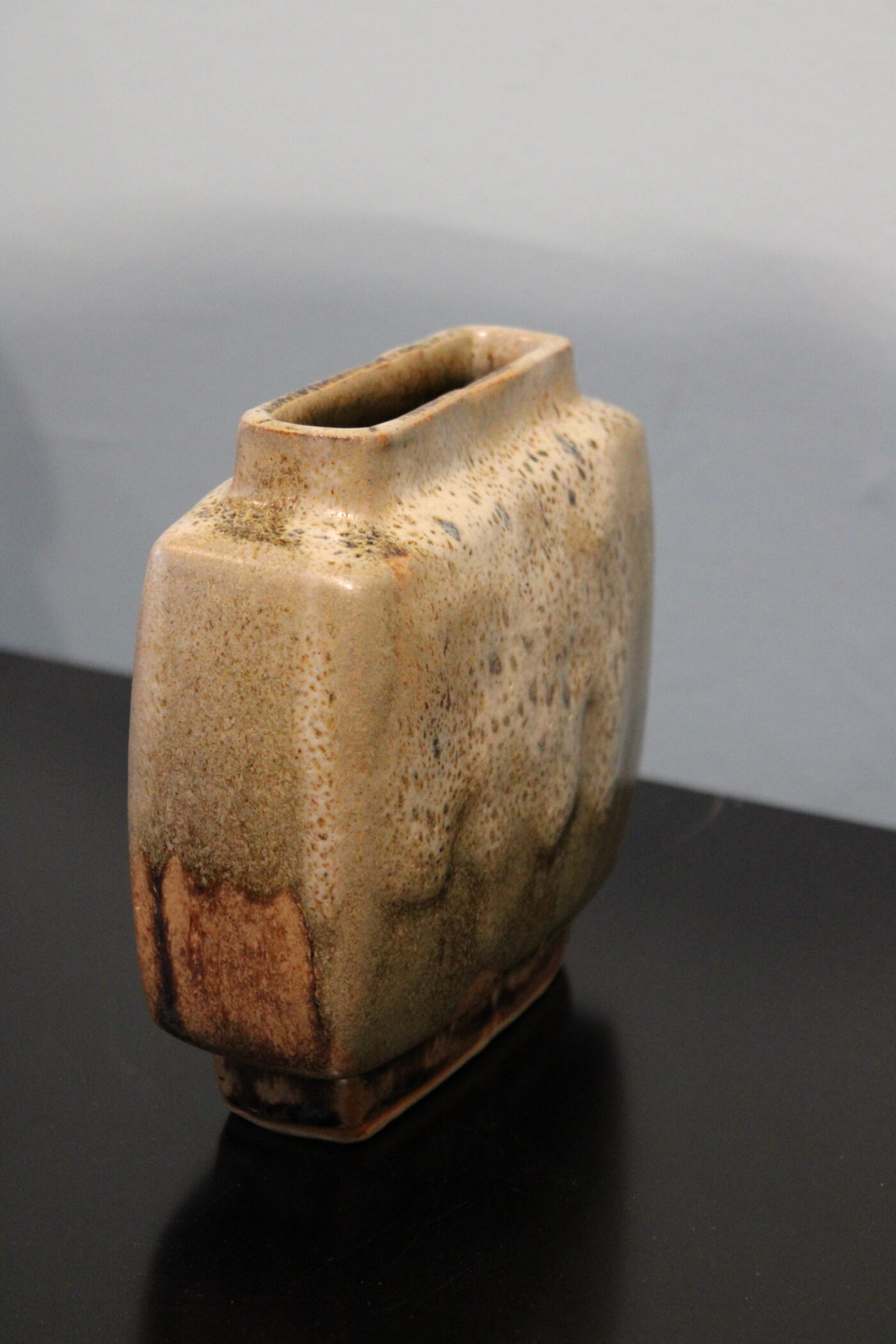 Vase de Pierre Culot - Galerie Damien Tison