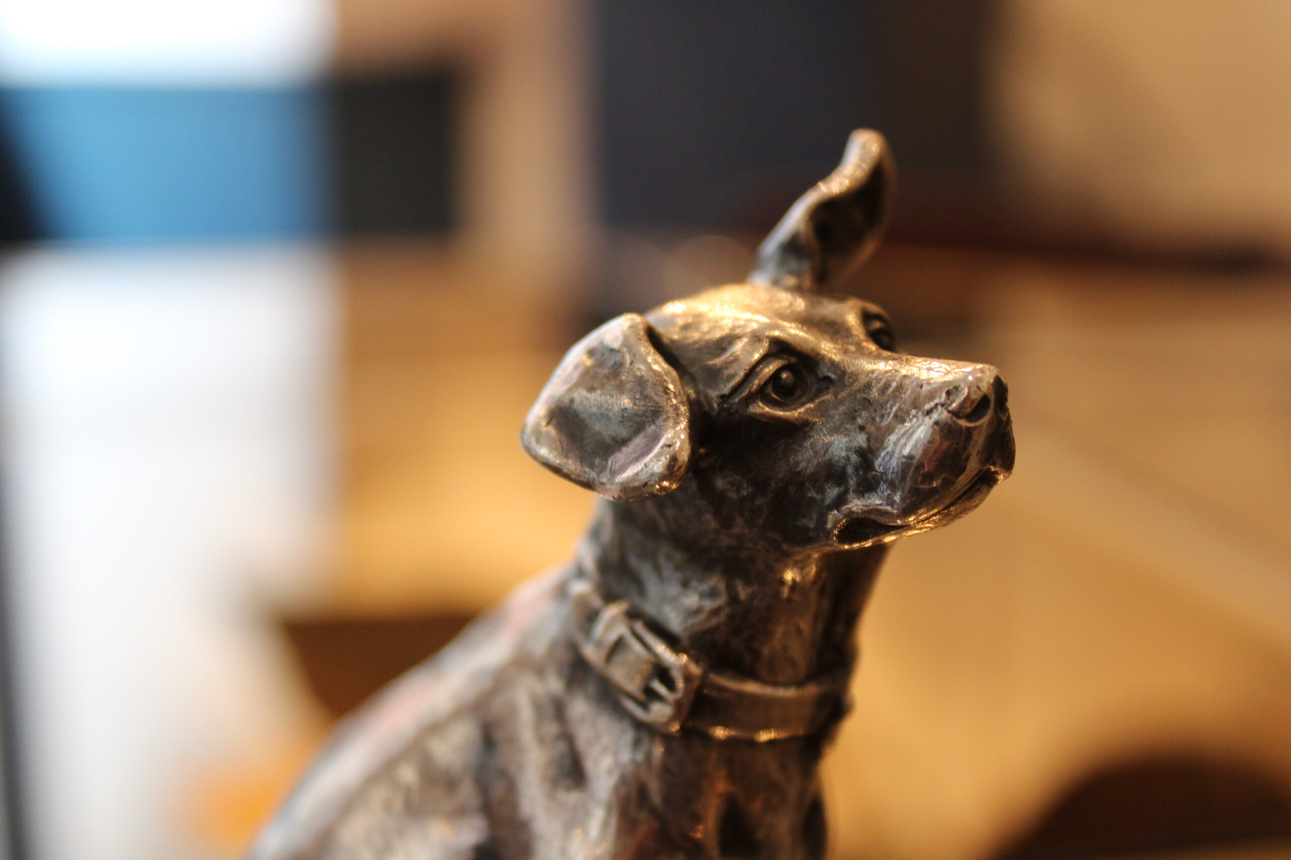 Chien assis bronze par Emile Bregeon - Galerie Damien Tison