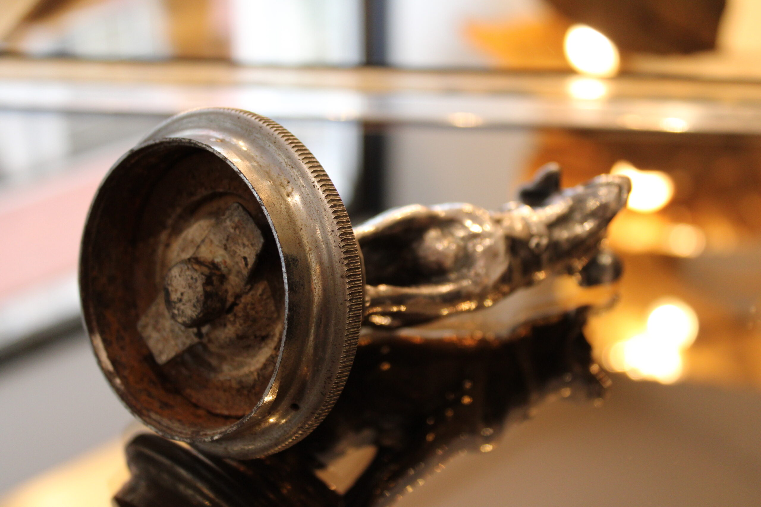 Chien assis bronze par Emile Bregeon - Galerie Damien Tison