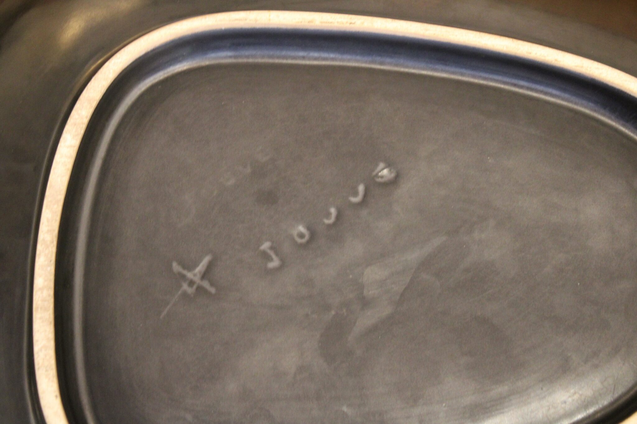 Plat en céramique, Georges Jouve - Galerie Damien Tison